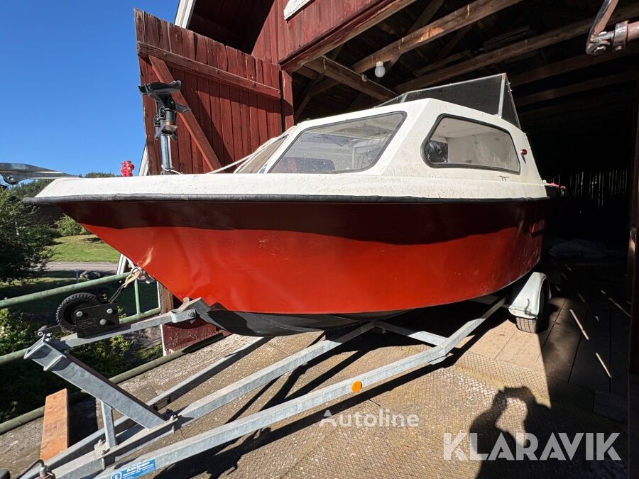 Prodaje se Fiskebåt med kärra čamac na aukciji