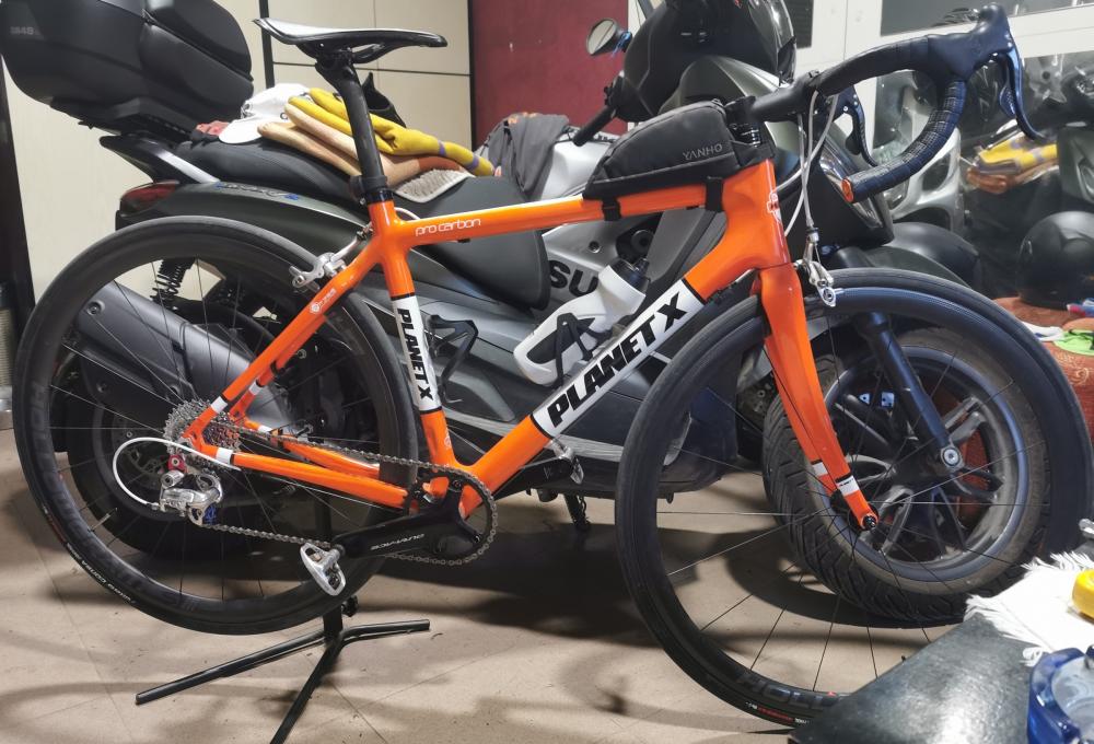 Planet-X pro carbon drumski frameset