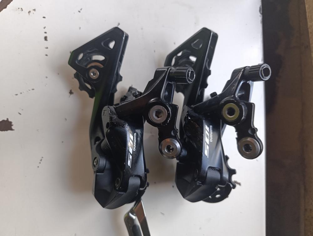 Menjaci Shimano 105 R 7000