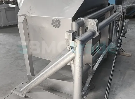 Mašina za hranu Pallet and Crates Tipper