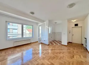 Prodaja Stan - Beograd, Zvezdara: Lipov lad