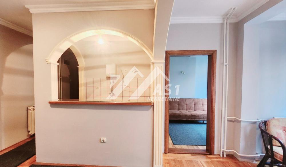 Lokal odličan u Dunavskoj ID#7694
350 €