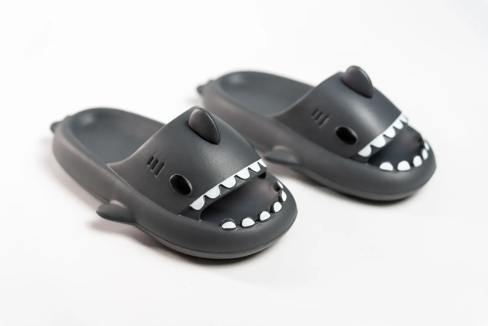 Baby Shark Letnje papuče, Tamnosive