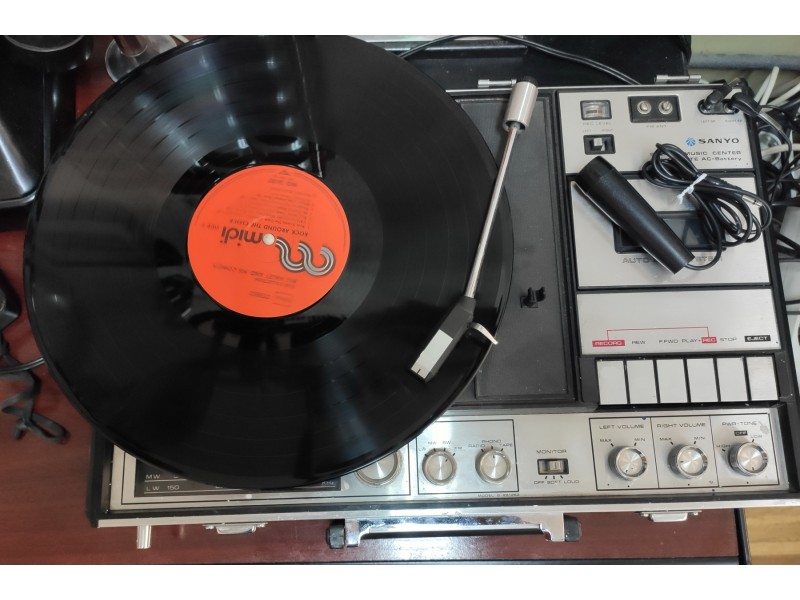 Sanyo Muzički Centar