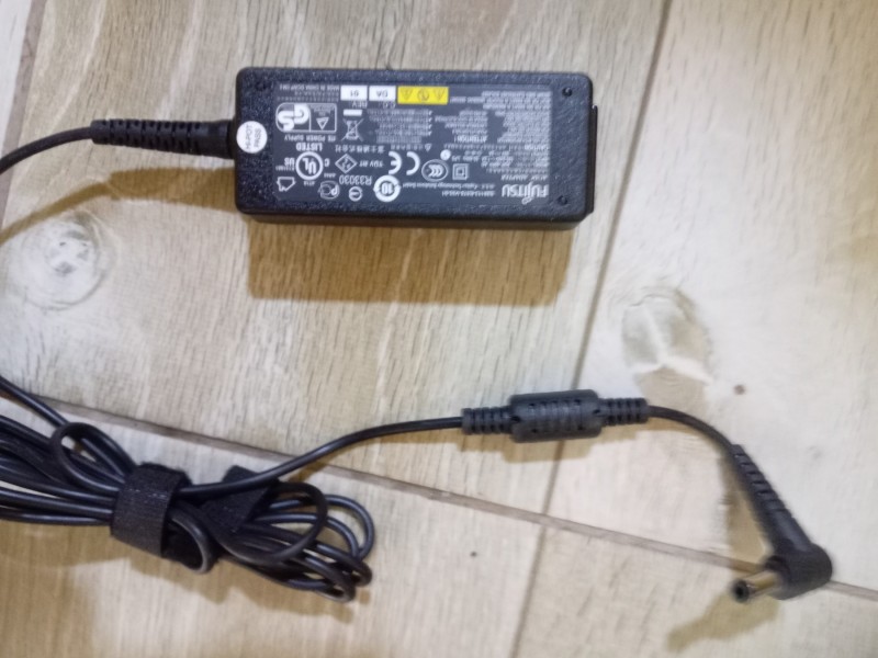 Fujitsu Siemens ADP40PH AD 20v2a 5.5x2.5mm 40W