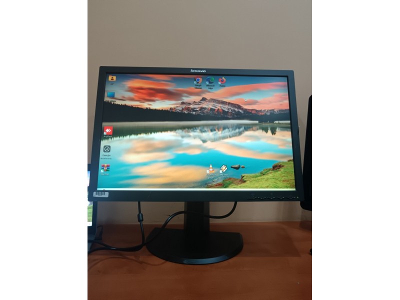 Lenovo L2440pwC 1920x1200 B-kat