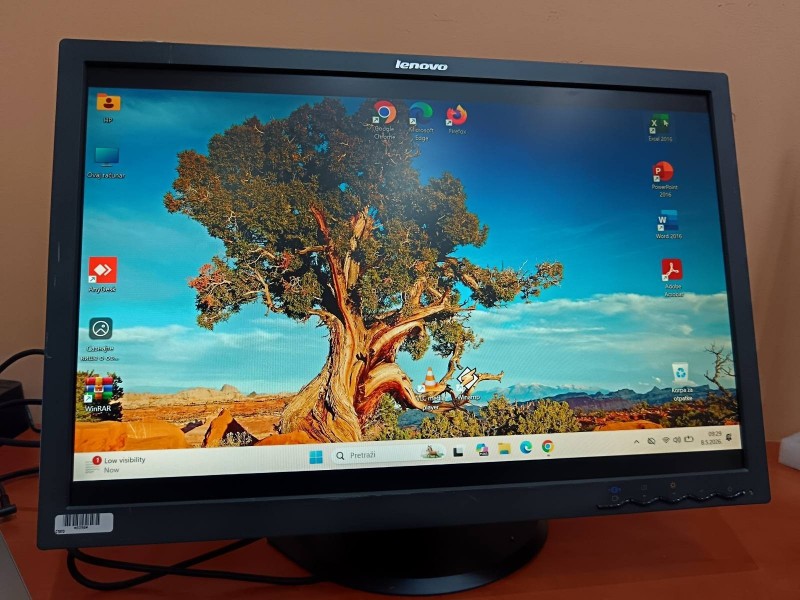 Lenovo L2440pwC 1920x1200 C-kat