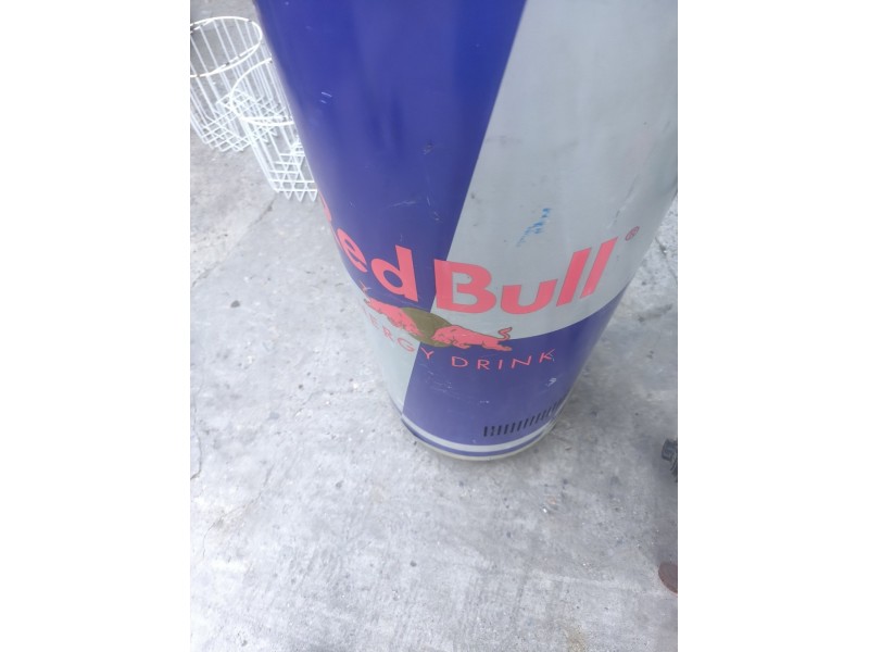 red bull frižider