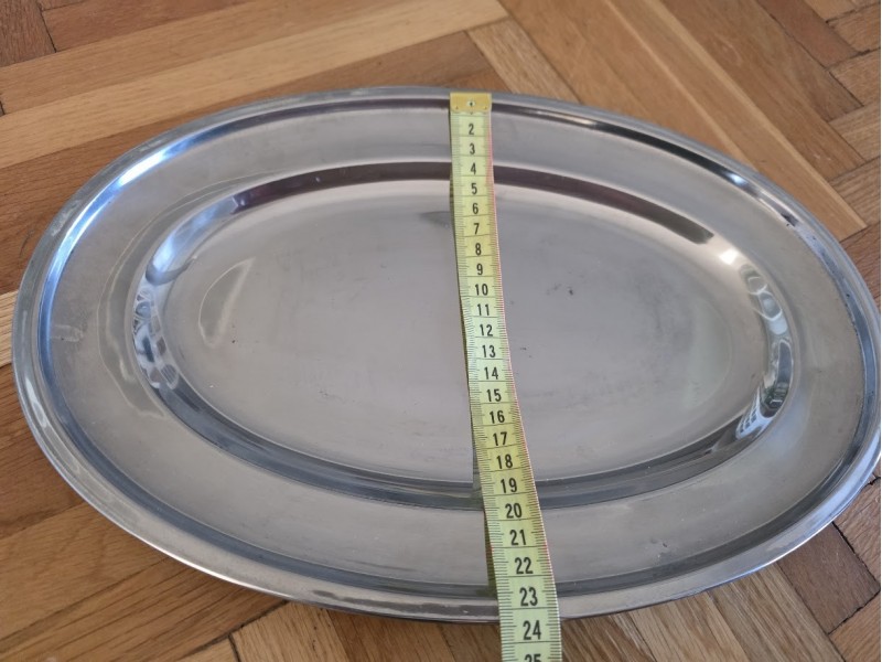 Oval veci za serviranje hrane - steta propustiti