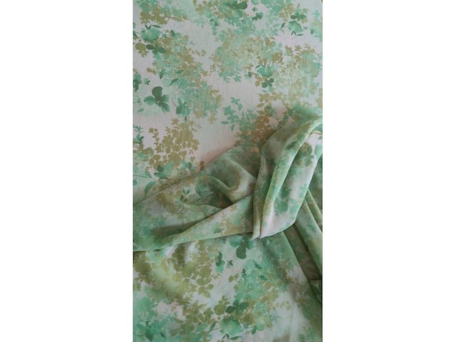 Cvetni krep 310x150 cm – NE PEGLA SE!
