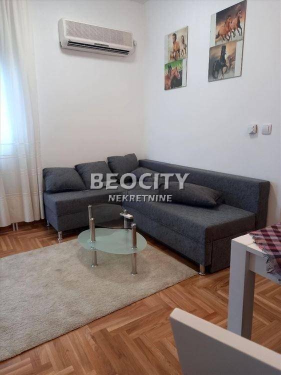 Dvosobni stan treći sprat, Cvetanova ćuprija - Veliki Mokri Lug, Beograd