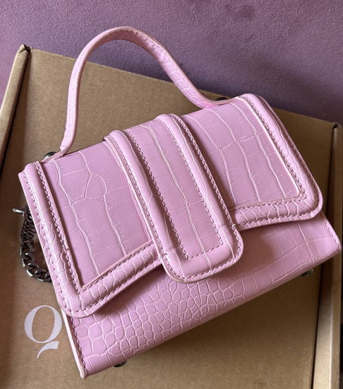 Zara roze torbica novo
