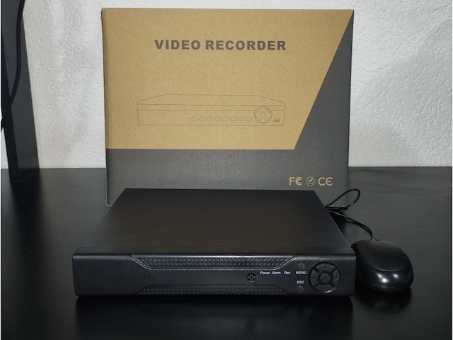 XVR 4 in 1 Video recorder 8 channels