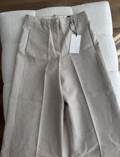 Zara pantalone sa etiketom