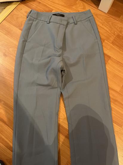 MaxMara pantalone rezervisane