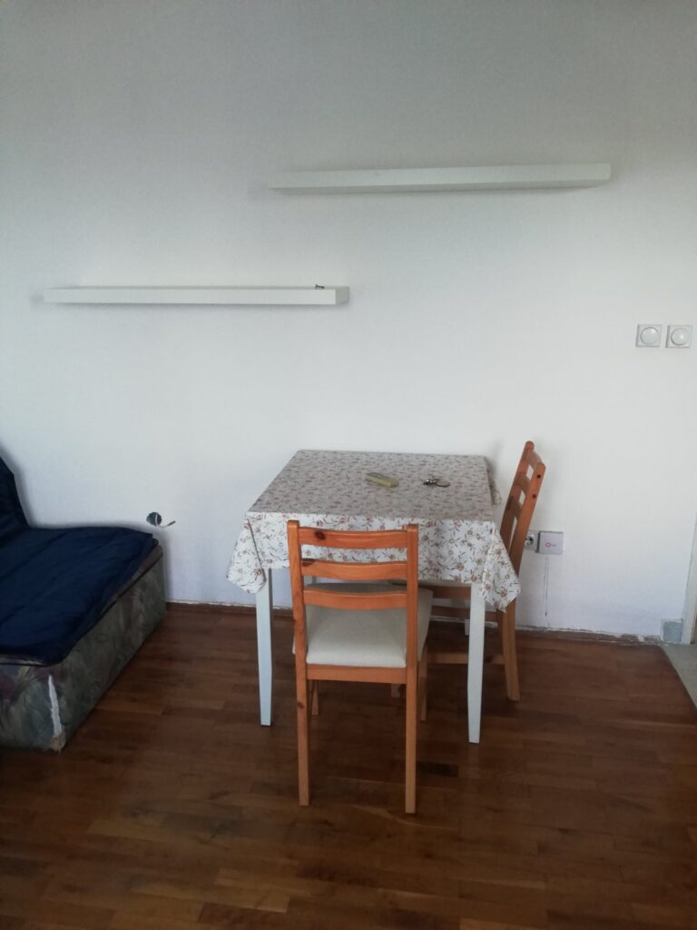 Garsonjera – Banatić, Novi Sad
