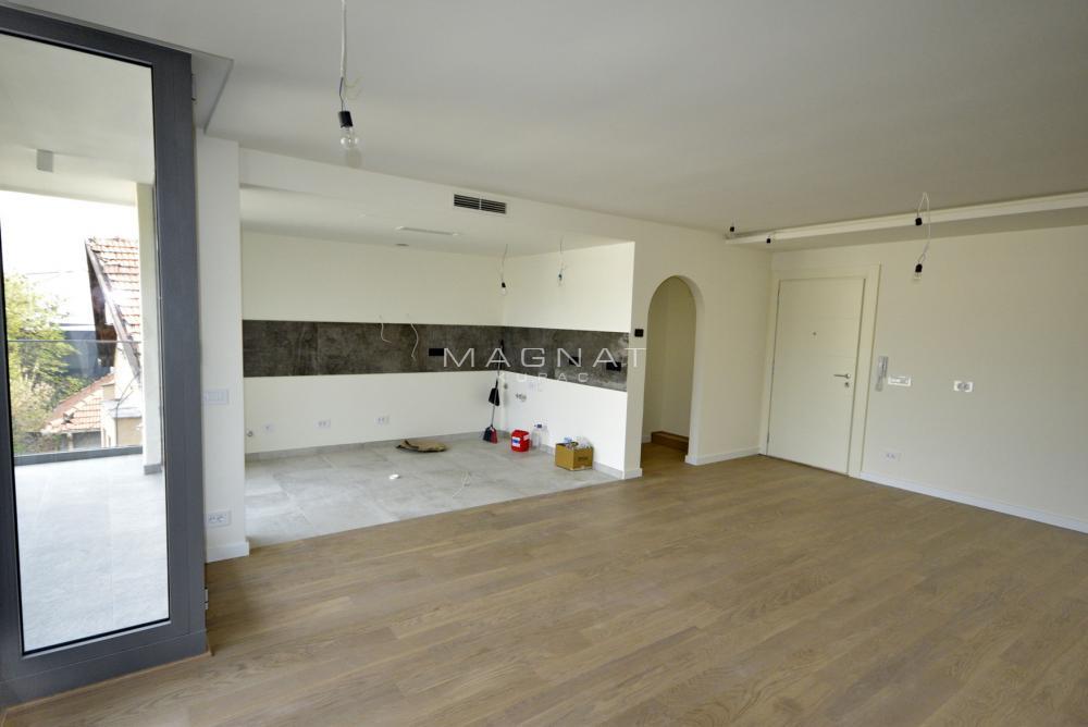 Admirala Vukovića, Četvorosoban stan na prodaju, 133m2, 505.400€