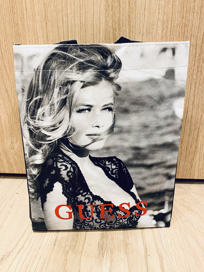 NOVO✨ Guess Marciano prelep ceger✨