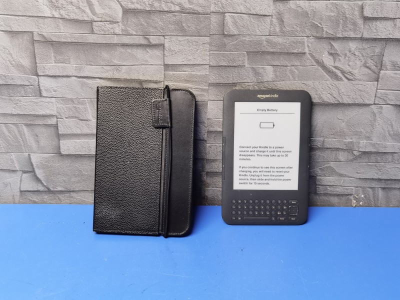 Amazon Kindle Keyboard 3 e-reader model D00901