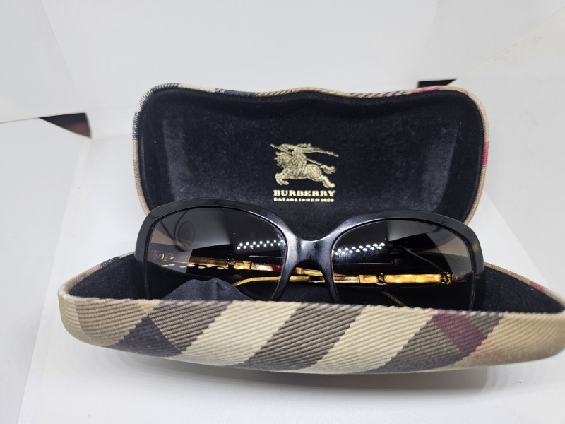 Naočare BURBERRY original,sa futrolom