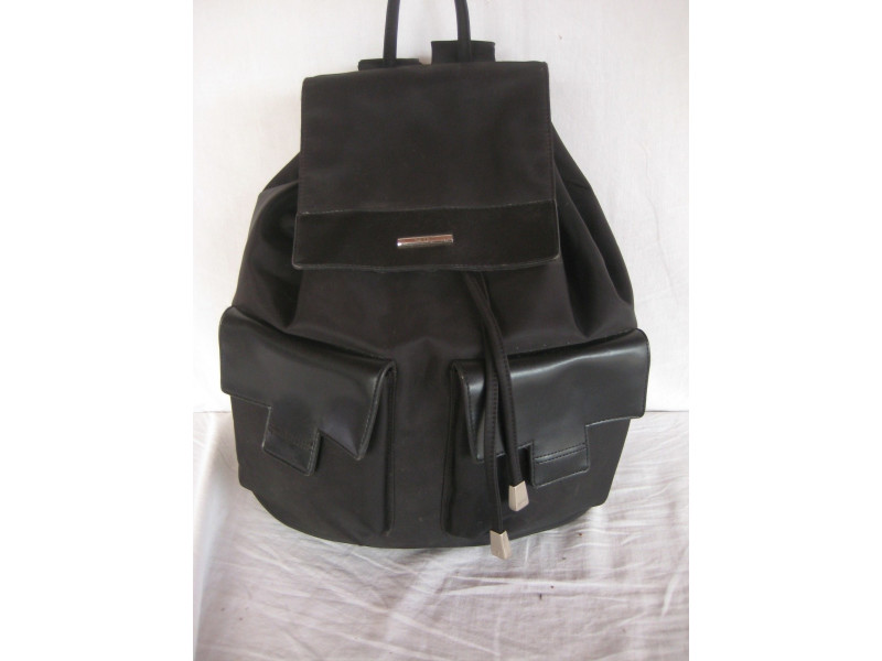 Odlican " ESPRIT " ranac