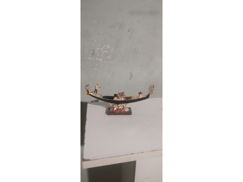 VENECIJA GONDOLA STARA FIGURA