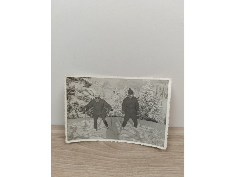 Vintage fotografija skijaši