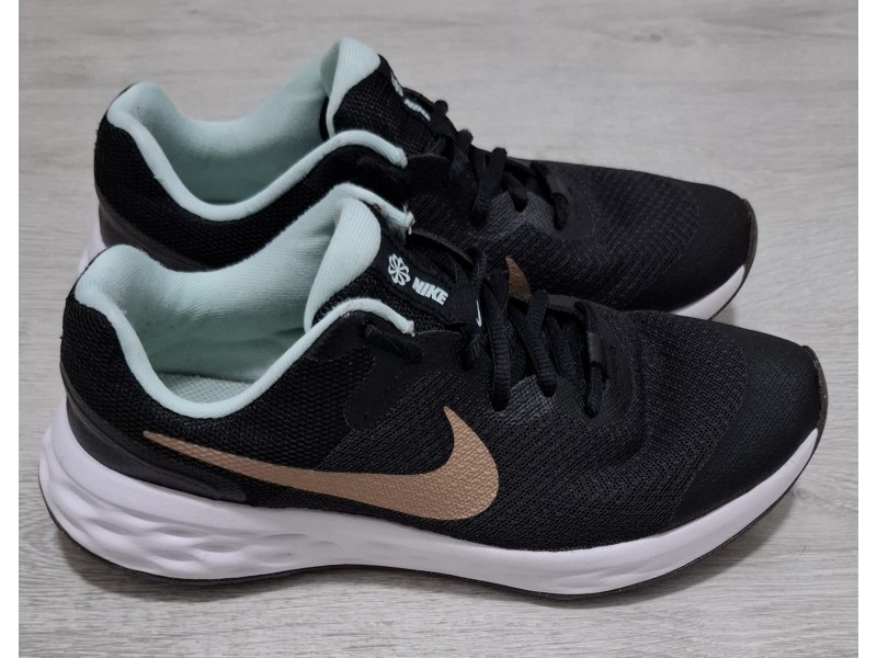 Nike Revolution patike - original