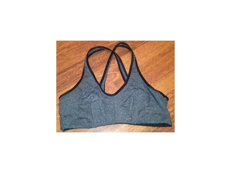 My essentials women'secret sivi top, EUR 80B. - M.