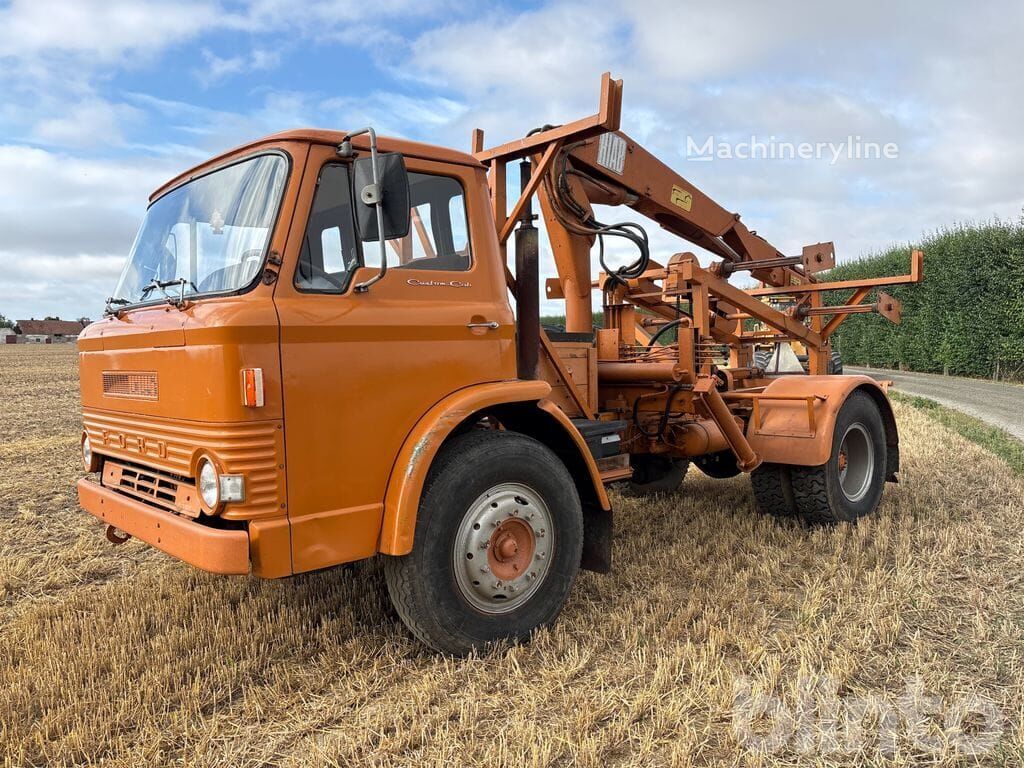Prodaje se Ford D800 autodizalicu na aukciji