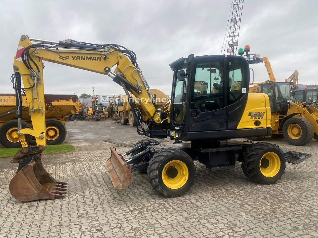 Yanmar B95w . bager točkaš