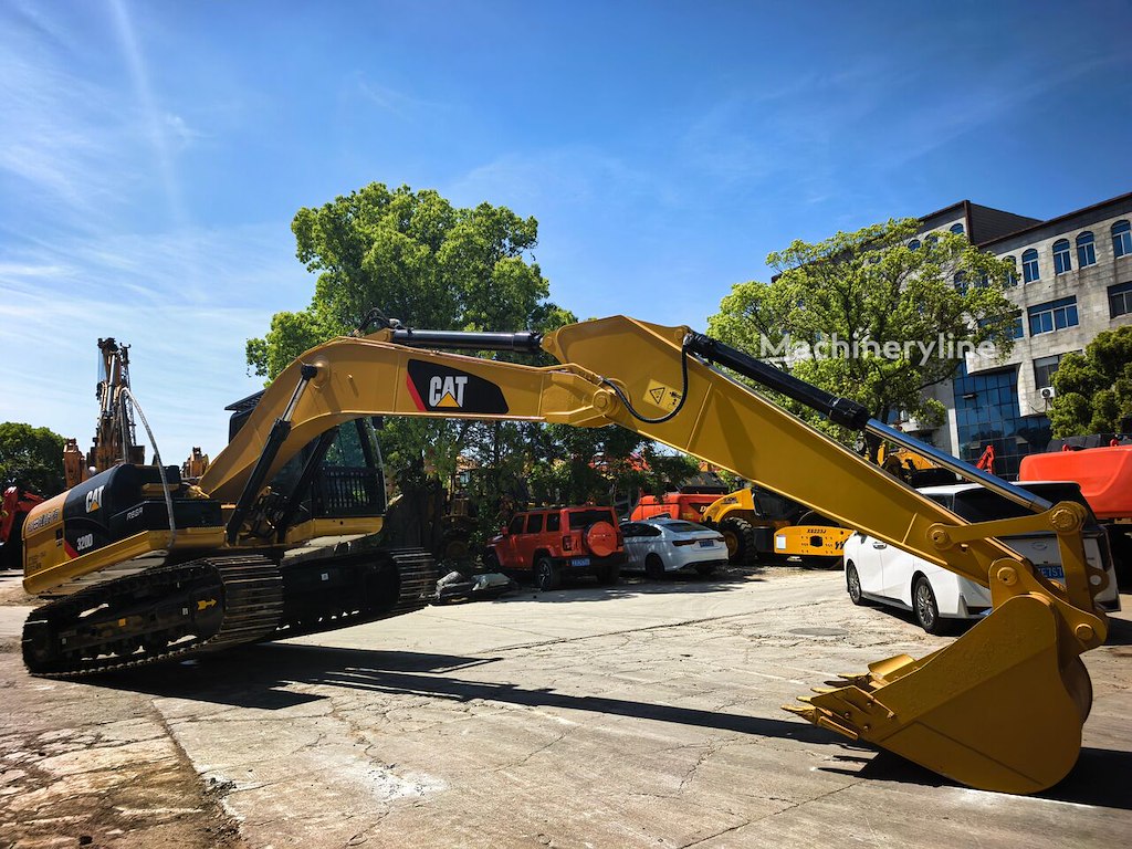 Caterpillar 320D bager guseničar