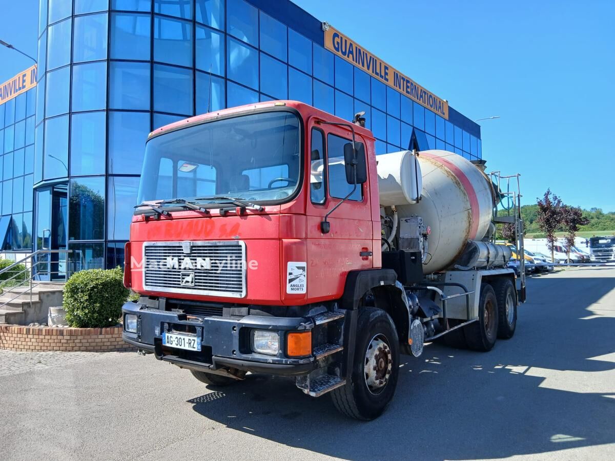 MAN 26.322 kamion s mešalicom za beton