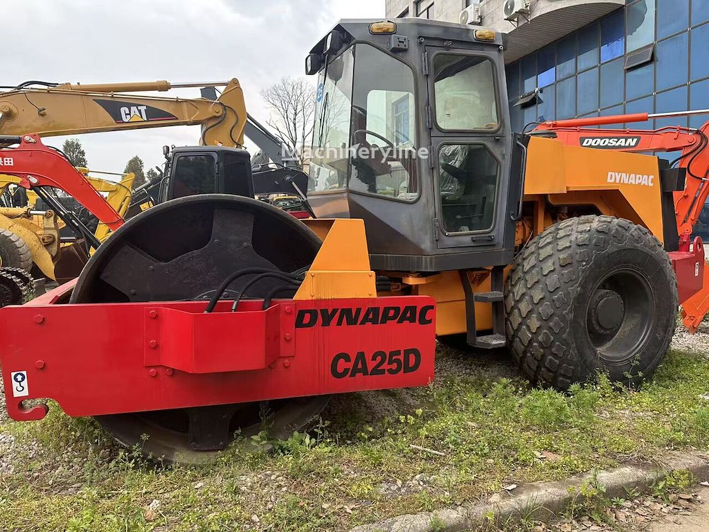 Dynapac ca25d kompaktor s jednim valjkom