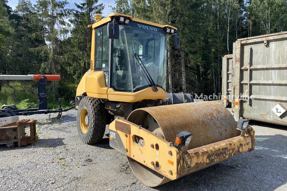 Prodaje se Volvo SD75 kompaktor s jednim valjkom na aukciji