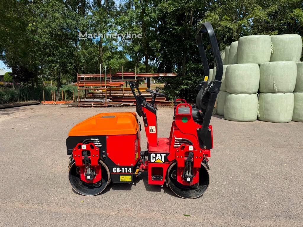 Caterpillar CB 114 - Only 200 hours! mali valjak