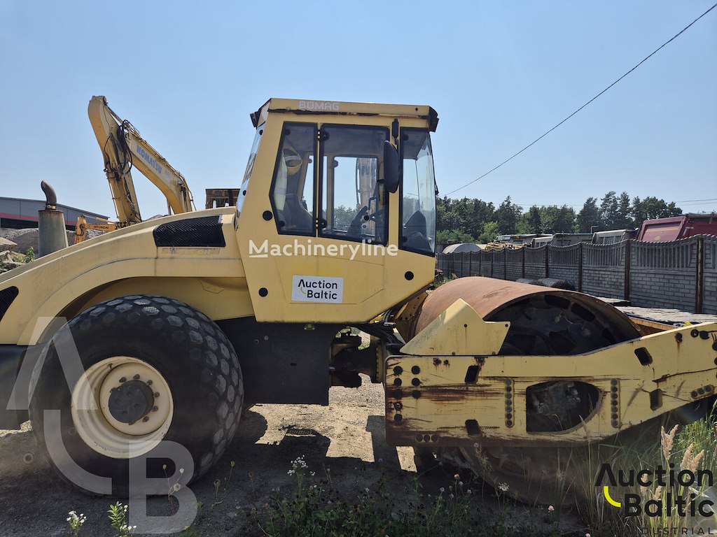 Prodaje se BOMAG BW 213 D H-3 kompaktor s jednim valjkom na aukciji