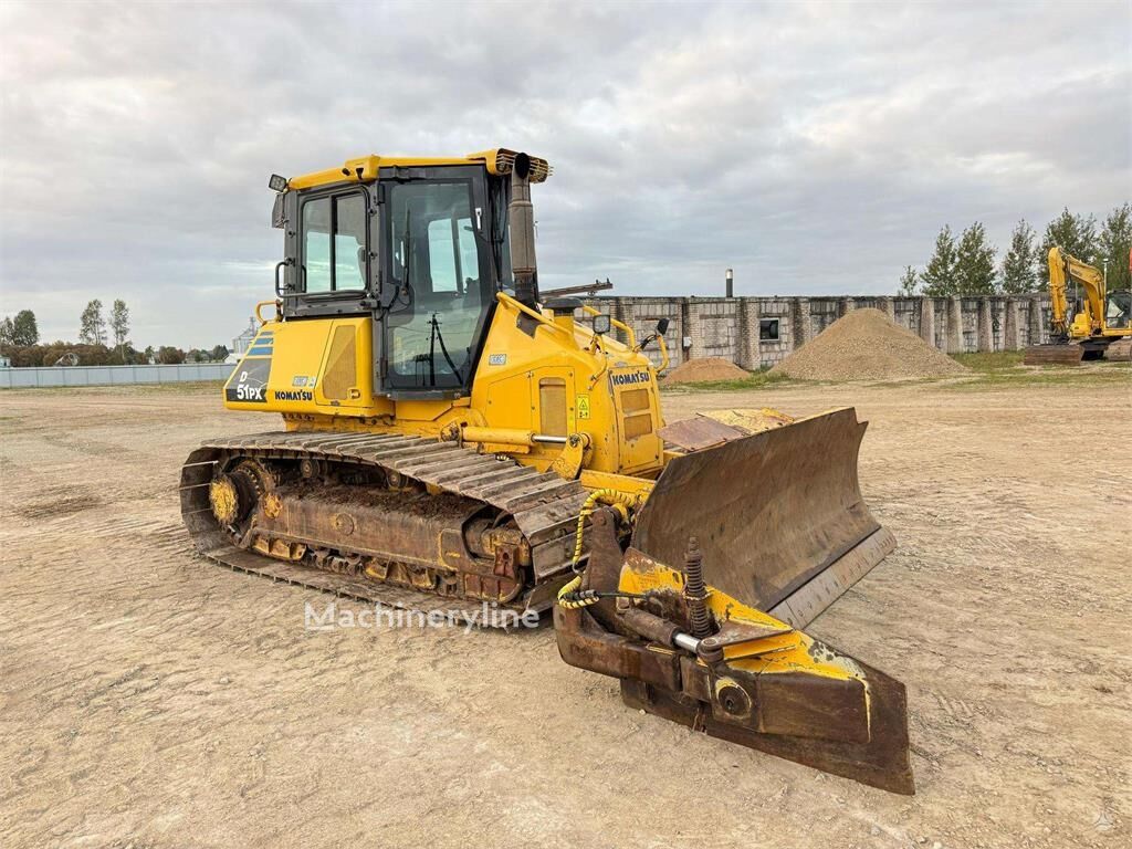 Komatsu D51PX-22 buldožer