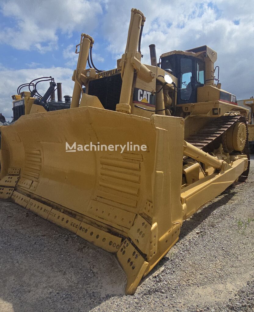Caterpillar D11 buldožer
