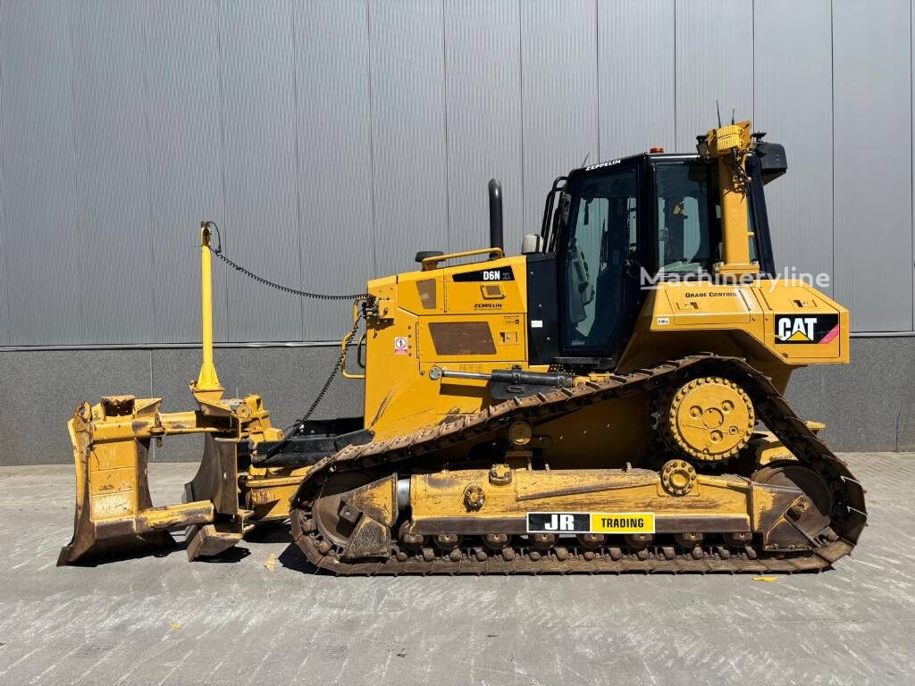 Caterpillar D 6 N XL ( Foldable / VPAT Blade ) buldožer