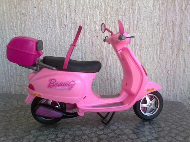 VESPA ZA BARBI-RETKO