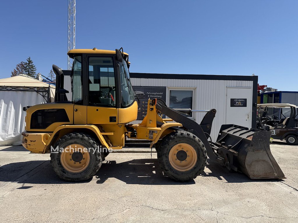 Volvo L30 prednji utovarivač