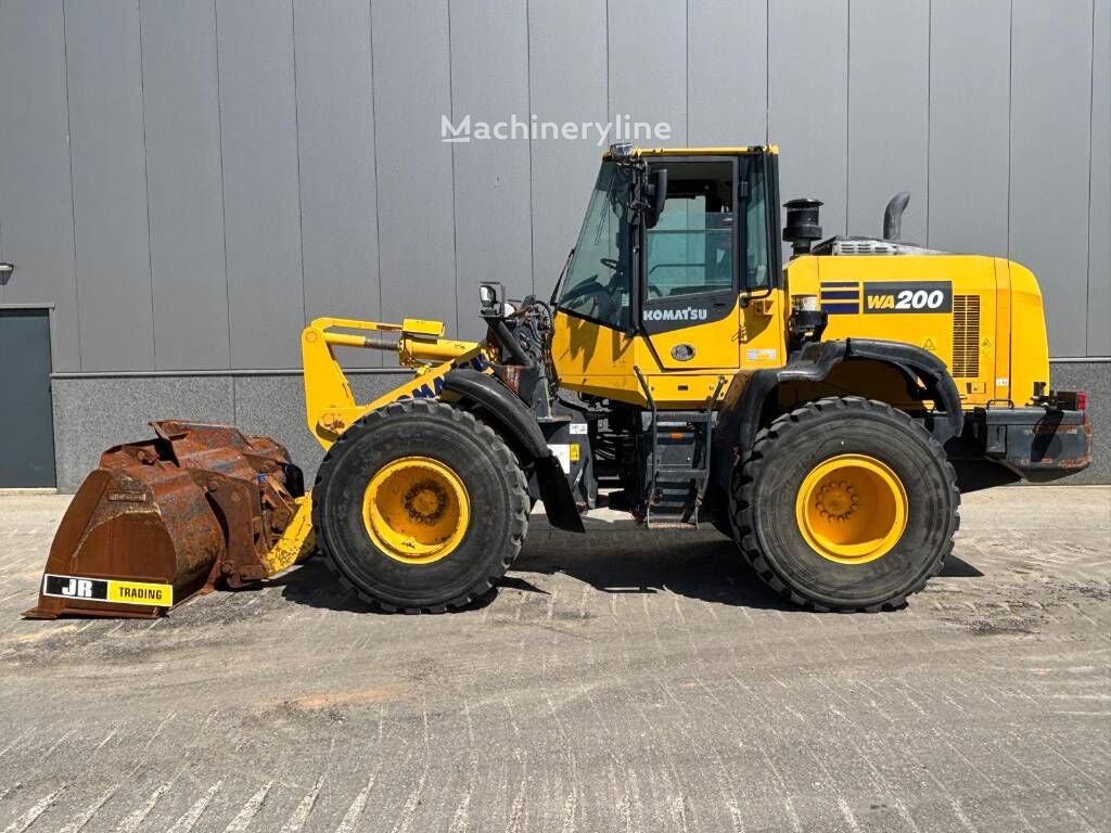 Komatsu WA 200-8 prednji utovarivač