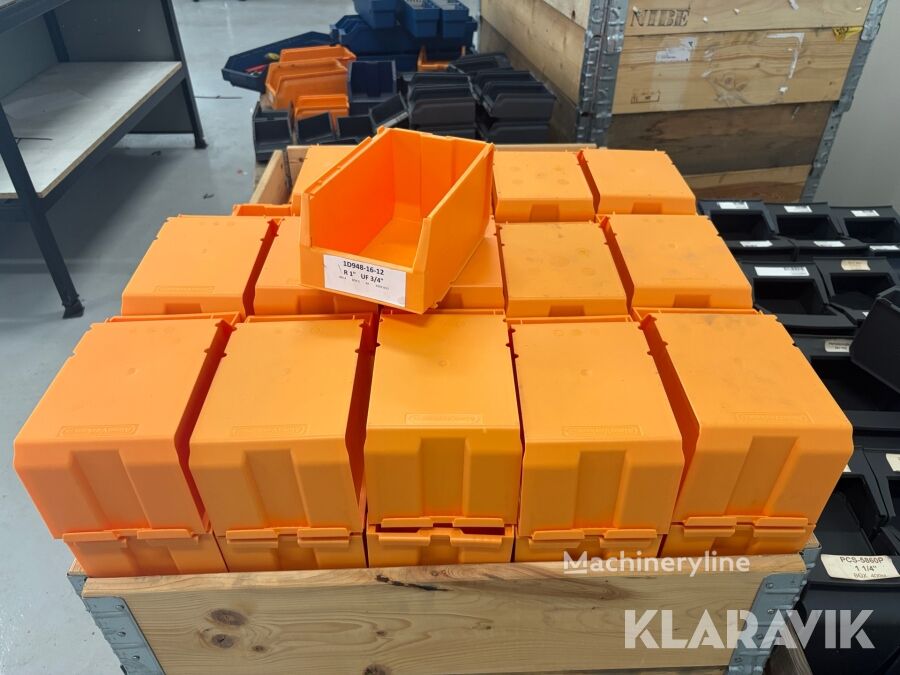 Prodaje se AlmoVerken Parti med plastlådor Almoverken paletni regal na aukciji