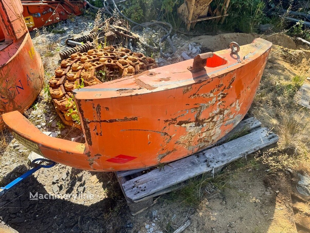 Prodaje se Andre Motvekt/lodd til gravemaskin ZX130 - oransje lakkert - to protivtežu bagera na aukciji