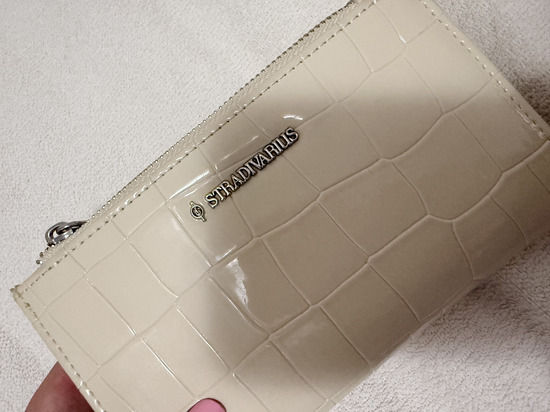 Krem Stradivarius novcanik