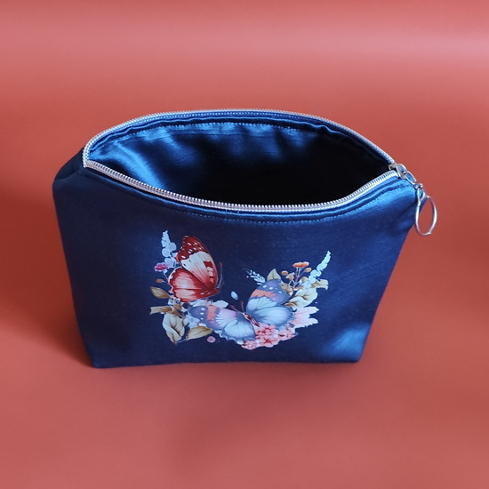 Saten teget torbica sa leptirom hand made