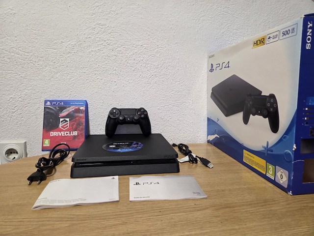 Konzola Sony PlayStation 4 PS4 Slim 500GB CUH-2216A kom