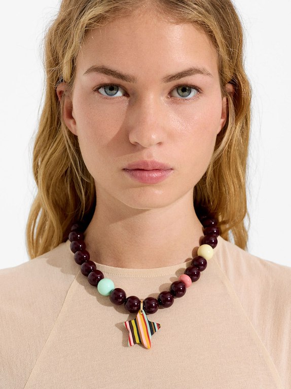 BEADED NECKLACE WITH A STRIPED STAR PENDANT