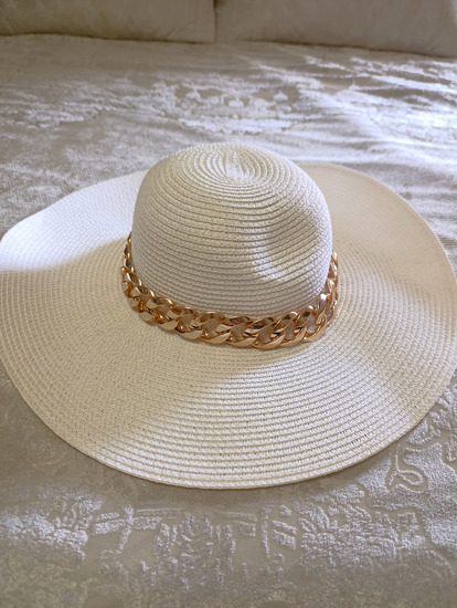 Elegantan beli sesir
